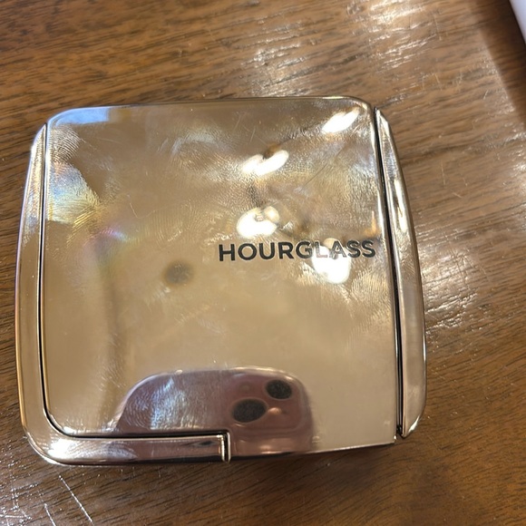 Hourglass | Makeup | Hourglass Ambient Lightening Bronzer | Poshmark